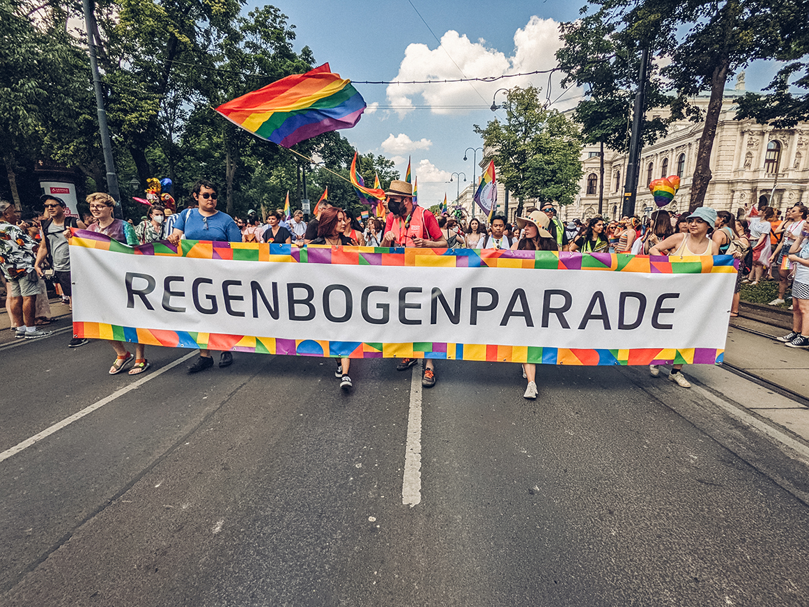 Vienna Pride (Regenbogenparade) 2026 🌈 Dates, Parade, Hotels & Parties